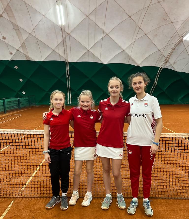 Wieder waren die Mädchen U 15 erfolgreich! - KTHC Stadion Rot-Weiss